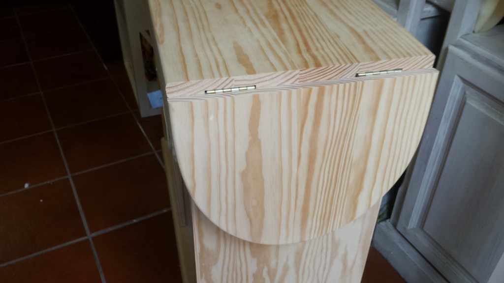 Mueble de plancha, en madera de pino | Muebles Artesa